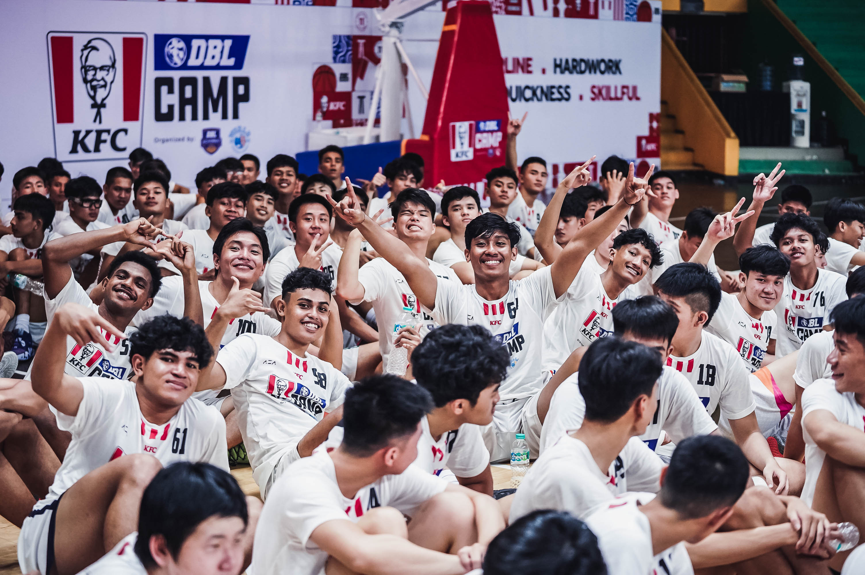 DBL Camp, Kisah Persaingan Sekaligus Persahabatan Ratusan Student ...